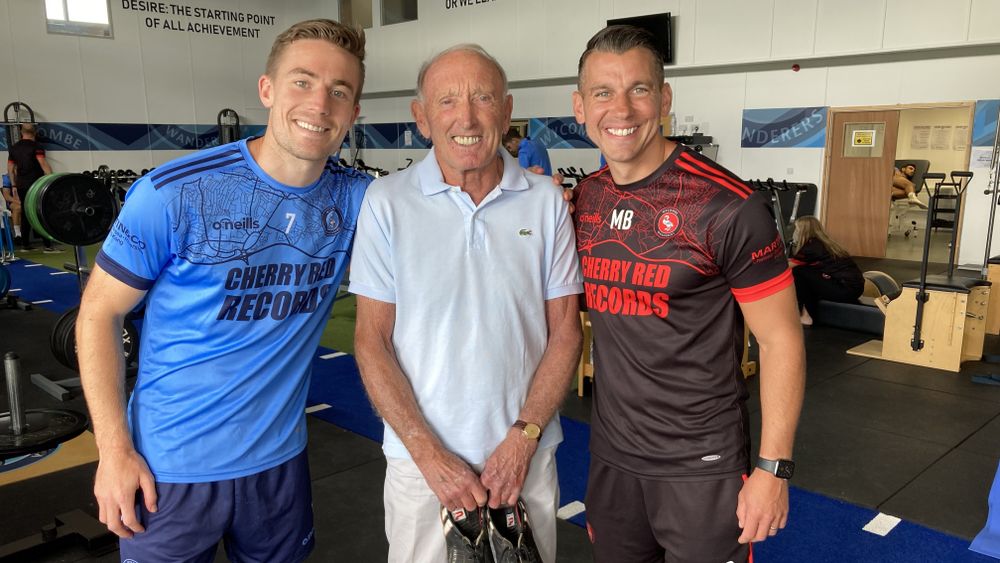 Legend Len meets modern-day Chairboys - Wycombe Wanderers