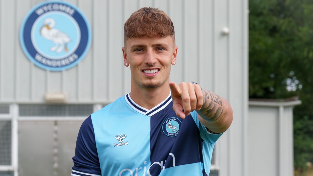 Boyes is a Chairboy! - Wycombe Wanderers