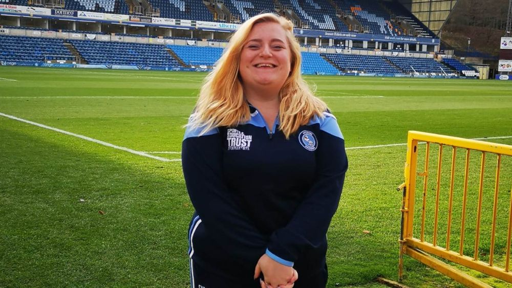 SET star Gee wins prestigious award - Wycombe Wanderers