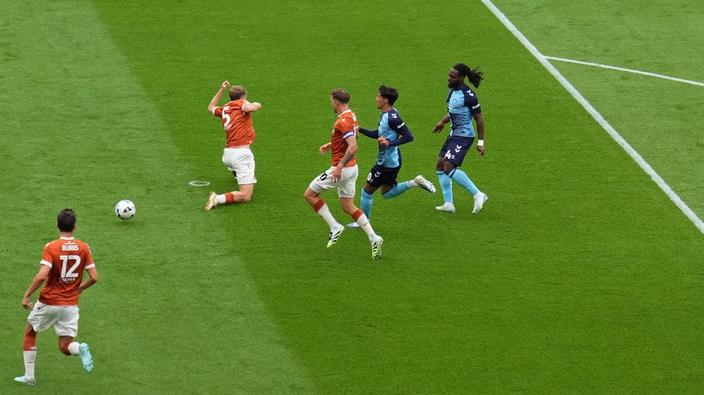 Report: Wycombe 2-2 Reading - Wycombe Wanderers