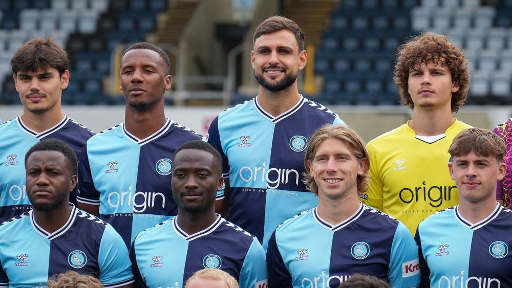 Squad photo revealed! - Wycombe Wanderers
