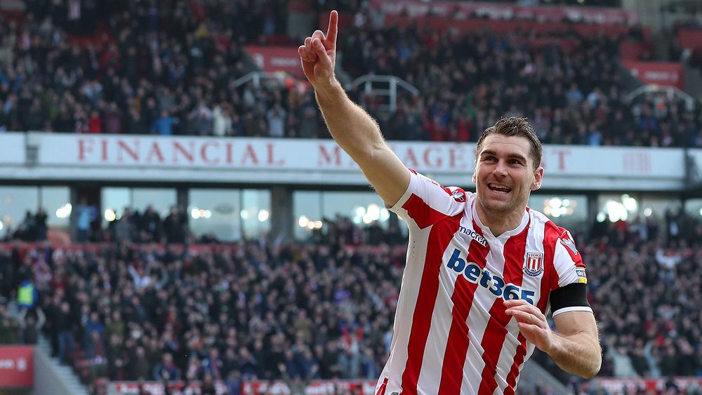 Sam Vokes signs - Wycombe Wanderers