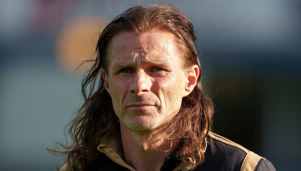 Gareth co-hosts 5 Live's Football Daily show - Wycombe Wanderers